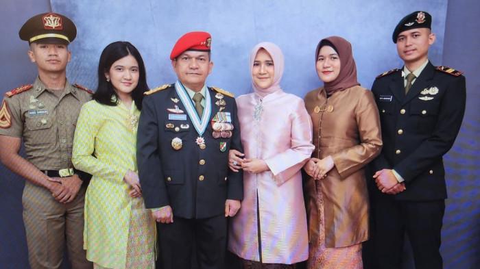 Azizy Gladylola Mastura Putri Mayjen Achmad Daniel Chardin Disumpah ...