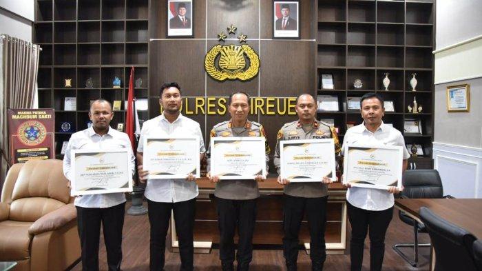 Polres Bireuen Terima Piagam Penghargaan dari Anggota Komisi III DPR RI ...