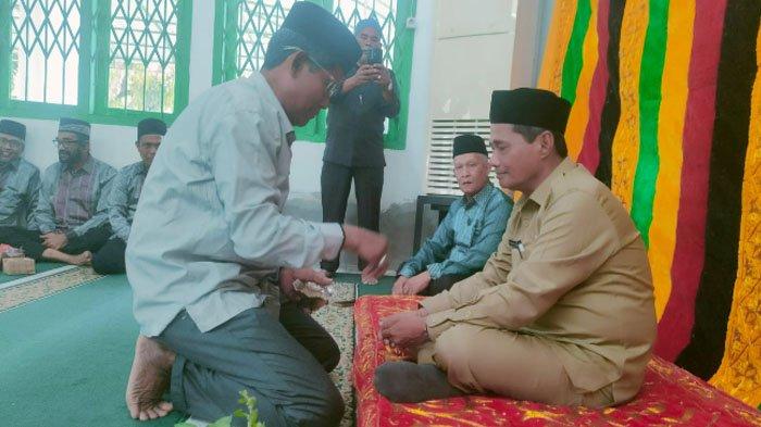 Resmi Menjabat, Keuchik Lambaro Skep Ajak Warga Bersatu Bangun Desa dan ...