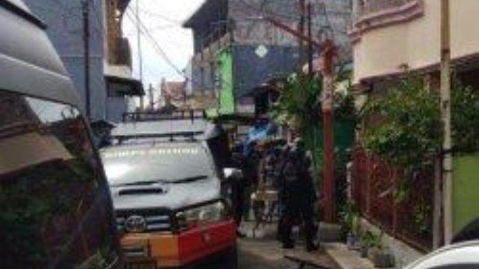 Tim Gegana Geledah Rumah Terduga Pelaku Bom Bunuh Diri Gereja Katedral ...