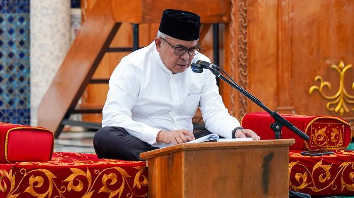 Cagub Aceh Bustami Hamzah Baca 3 Surah Ini Saat Uji Baca Al-Quran ...