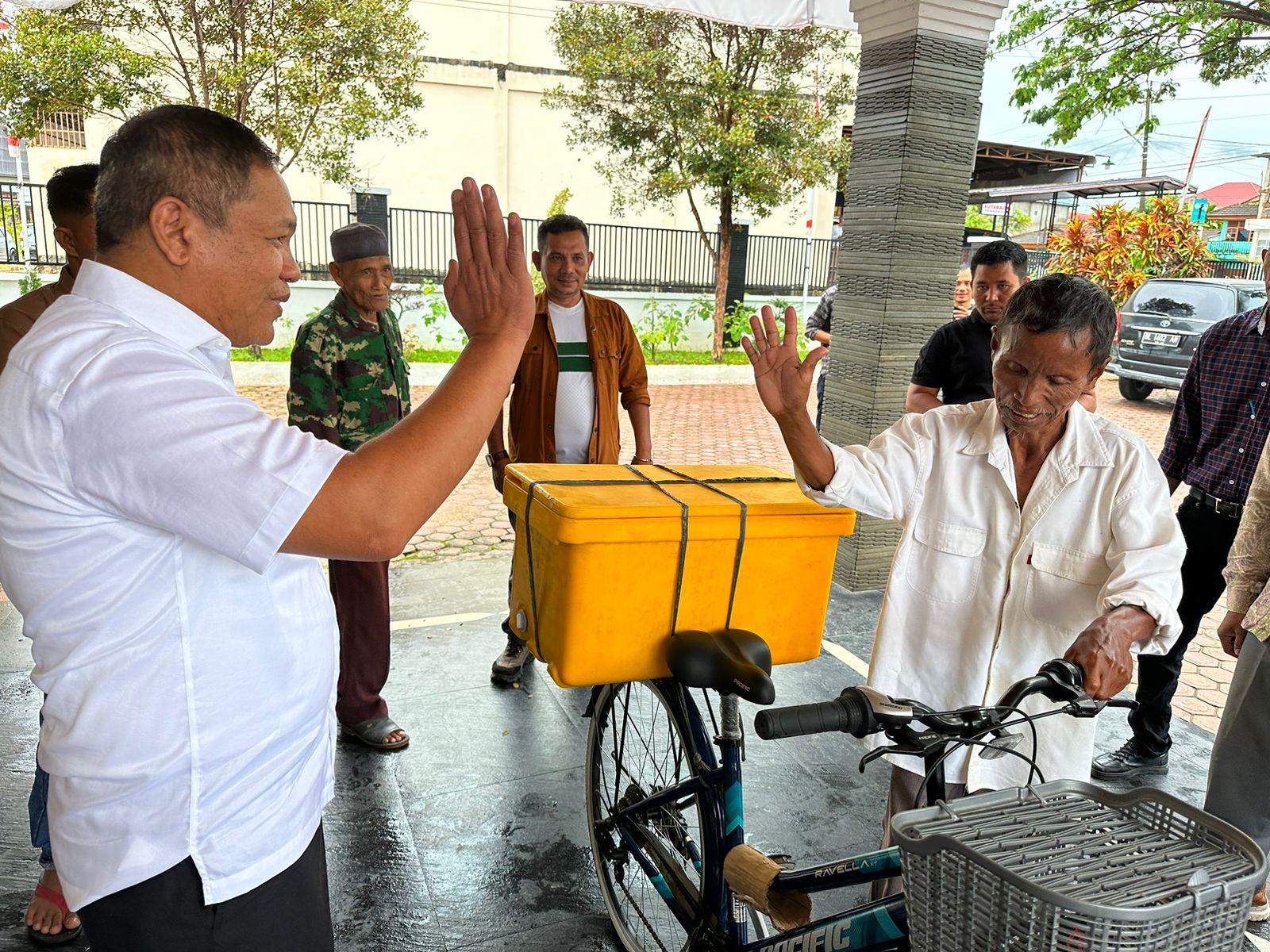 Cara Pj Bupati Abdya Tampung Aspirasi Warga : Setelah Subuh dan Bakda ...