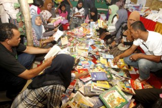 Buku Langka Dijual Rp 85 juta - Serambinews.com