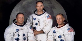 Neil Armstrong Akan Dimakamkan di Laut - Serambinews.com