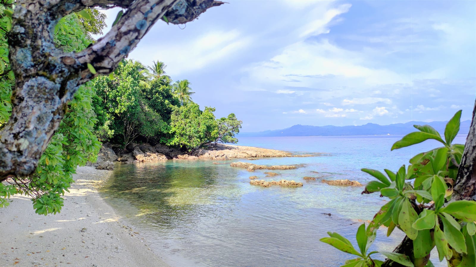 Asri Permai Beach, Satu Lagi Wisata Pantai Recommended di Salahutu ...