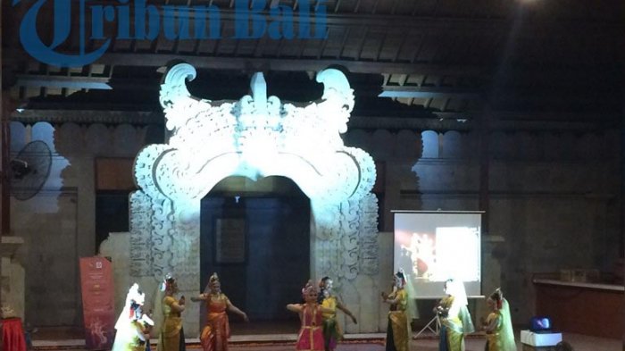 FOTO-FOTO, Seni Tari Klasik Tentang Dewa Hanoman, Rama dan Krishna ...