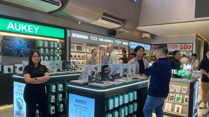 DISKON Sampai 60 Persen, Cellular World Infinity, Level Baru Retail ...