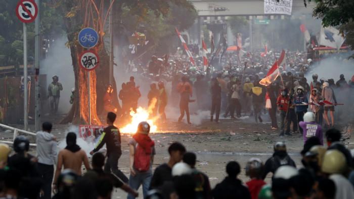 TEWAS 11 Orang Akibat Demo Rusuh di Berbagai Daerah, Komnas HAM Rilis ...