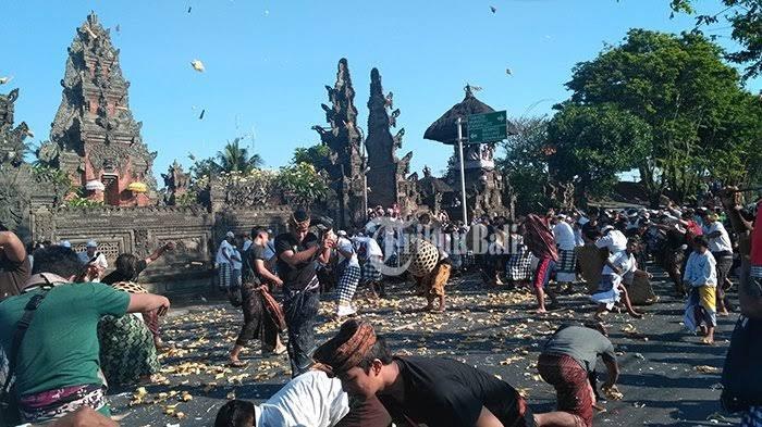 Perang Tipat Bantal akan Digelar di Badung Hari Ini 10 Oktober 2022 ...