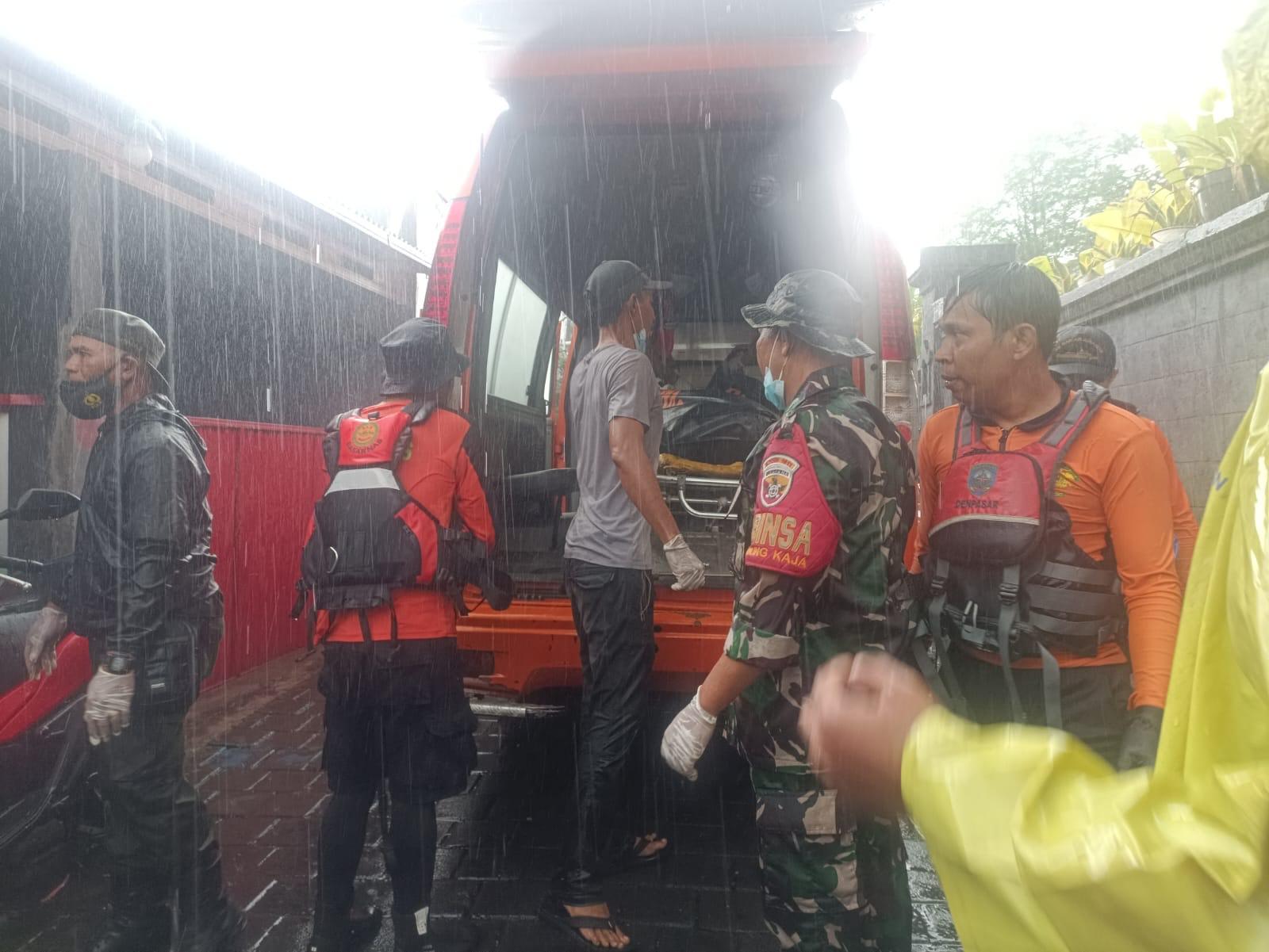 BREAKING NEWS: Tim SAR Temukan Satu Mayat Korban Banjir di Banjar Pohgading Denpasar - Tribun ...