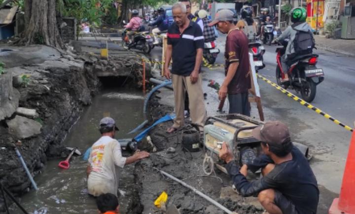 PIPA Kena Garuk Proyek Drainase, PDAM Siapkan 4 Mobil Tangki, Wirma ...