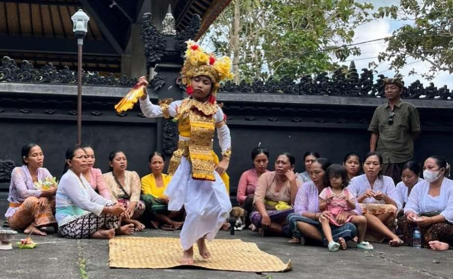 Sanghyang Dedari, Tari Sakral dari Banjar Behu Bali yang Kini ...