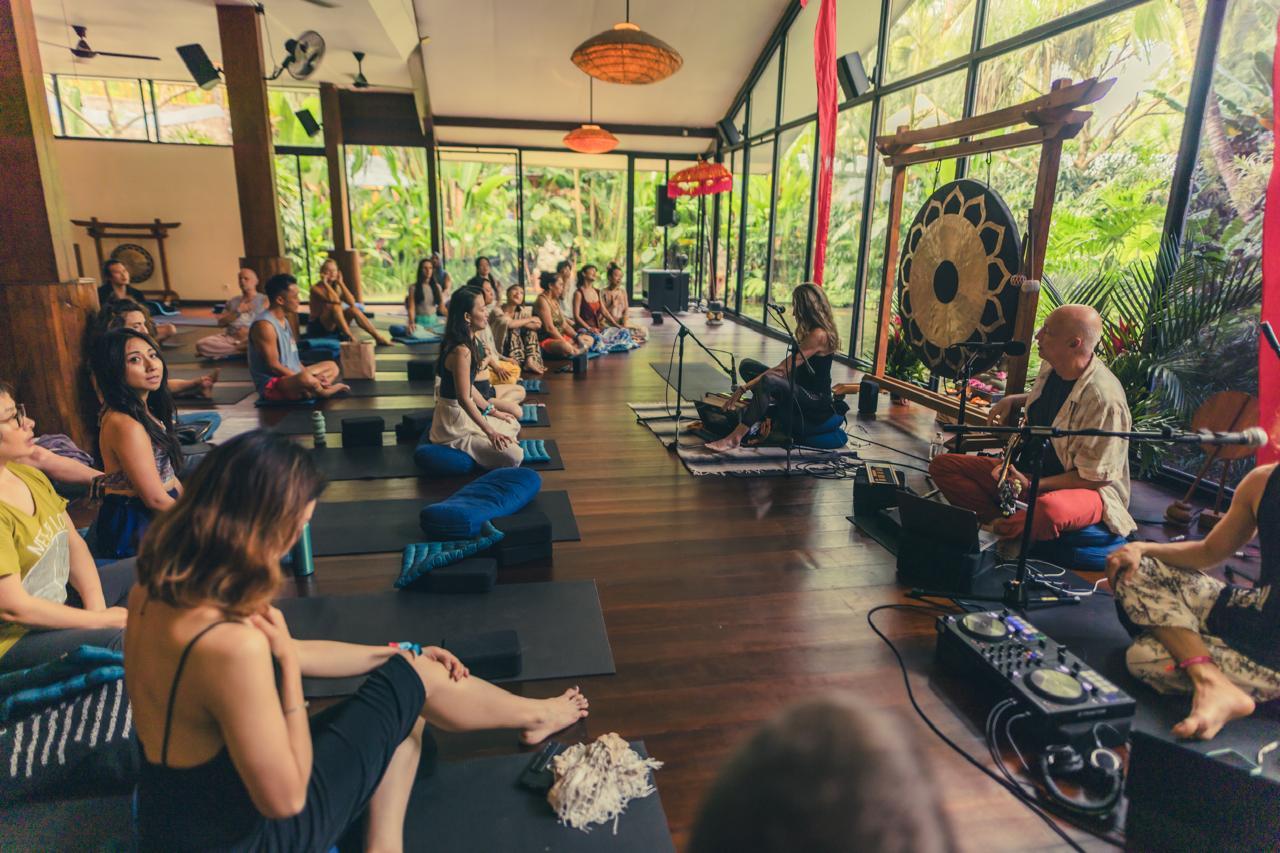 SESI Kundalini Tantra Yoga Awali BSF, Workshop Jivamukti Yoga Bersama ...