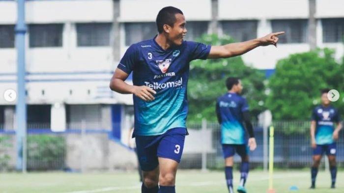 Eriyanto Bakal Kembali Jadi Cadangan Mati di Persib Bandung? Rumor Putu ...
