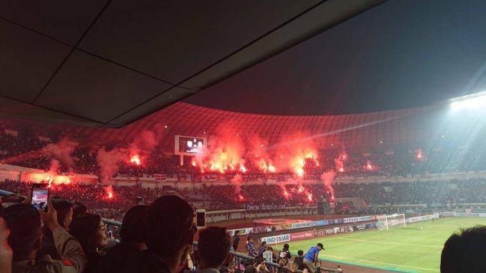 Akibat Flare, Stadion GBLA Terancam Tidak Bisa Digunakan Saat Persib ...