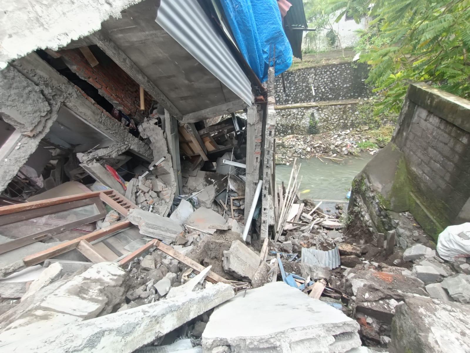 Rumah Roboh di Dusun Wanasari Denpasar, BPBD Denpasar Sebut Lokasi ...