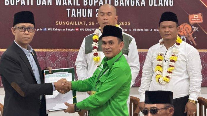Andi Kusuma-Budiono Mendaftarkan Diri ke KPU Bangka untuk Pilkada Ulang 2025 - Bangkapos.com