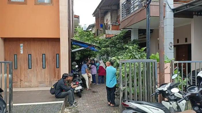 Belum Pasang Bendera Kuning, Mukhsin Berharap Anak Sulungnya Deden ...