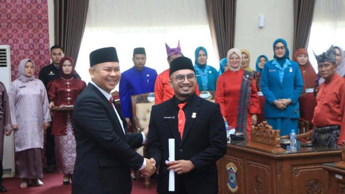 Yuri Sagali Resmi Dilantik jadi Anggota DPRD Kota Pangkalpinang Gantikan Dessy Ayu Trisna ...