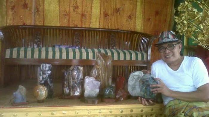 H Emron Pangkapi Ternyata Miliki Batu-batu Mulia - Bangkapos.com