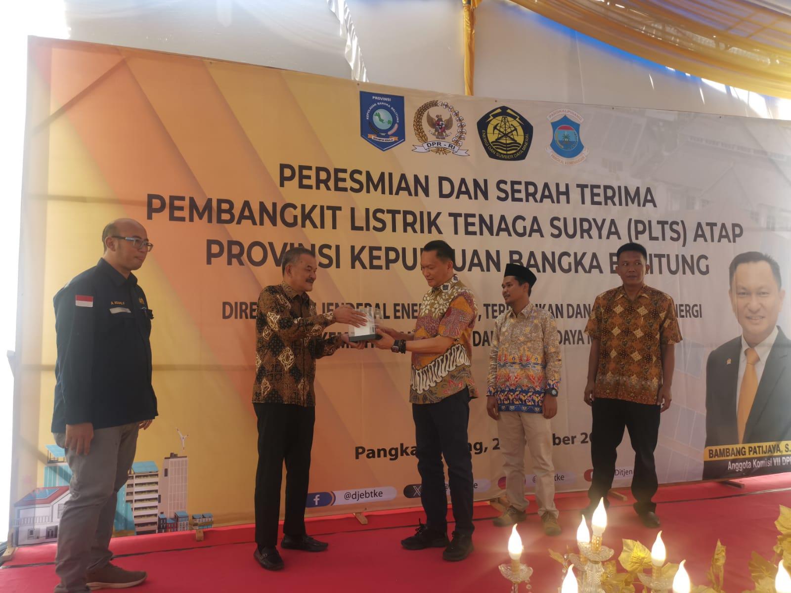 Bambang Patijaya Resmikan PLTS Atap di Bangka Belitung, Pertiba Bisa ...