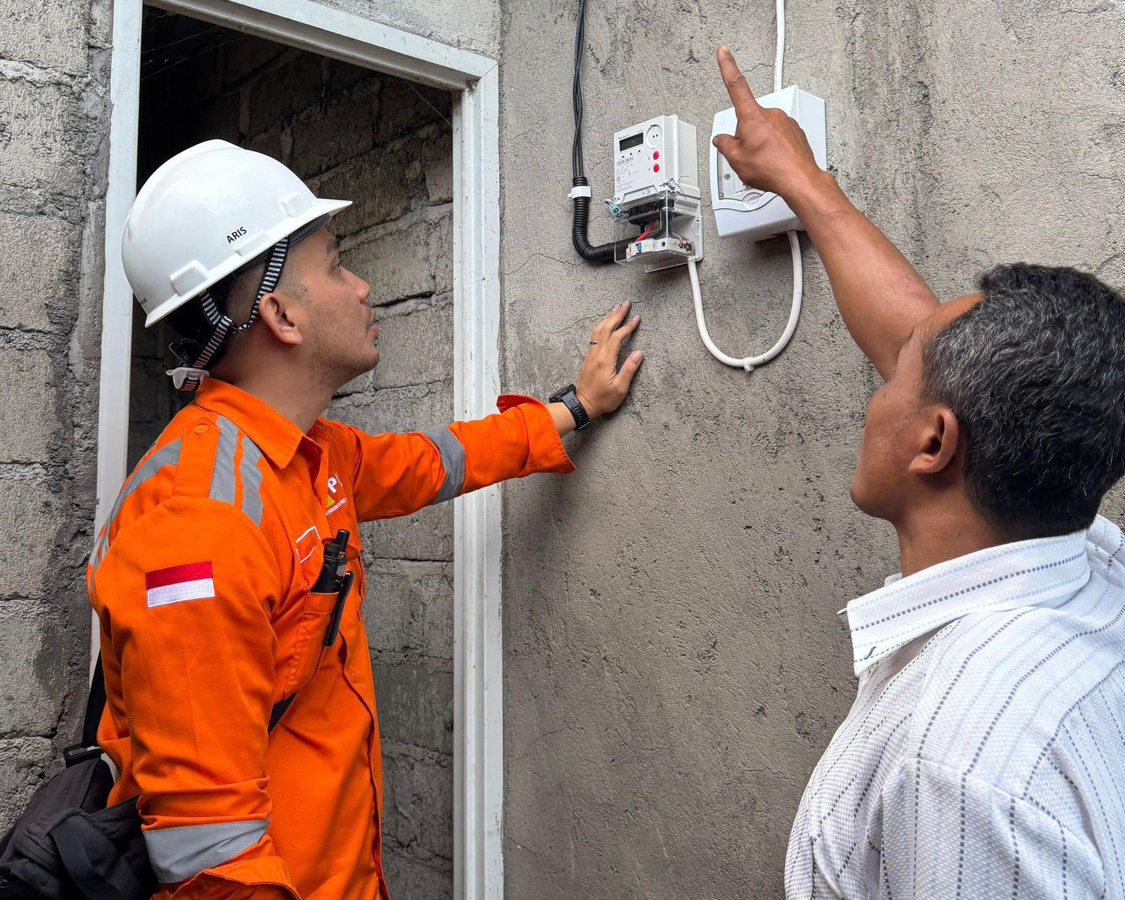 Program Donasi Pegawai PLN Nyalakan 33 Ribu Lebih Sambungan Listrik Gratis Keluarga Kurang Mampu ...