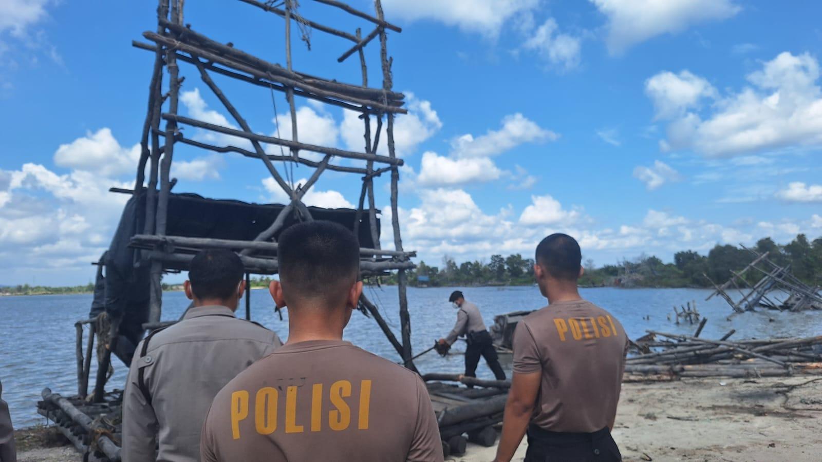 Tanpa Kompromi, Gunakan Alat Tim Gabungan Bongkar Ponton Tambang Ilegal Merbuk Kenari ...