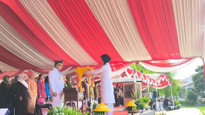 Di Hari Lahir Pancasila, ASN Purna Tugas HST Terima Penghargaan dari ...
