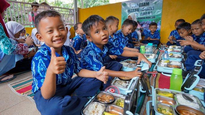 YABN Salurkan 40 Paket Makanan Sehat Bergizi bagi Anak-anak TK Kartini ...