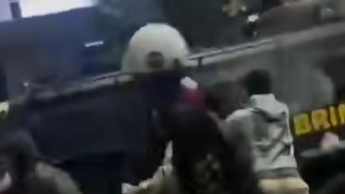 Viral Mobil Brimob Lindas Driver Ojol saat Ricuh Demonstrasi di Jakarta: Korban Dikabarkan ...