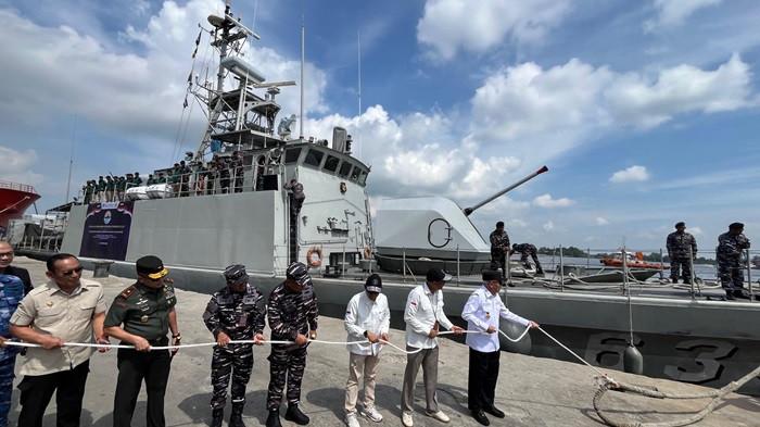 Lanal Banjarmasin Kerahkan KRI Hiu untuk Kawal Distribusi Rupiah ke ...