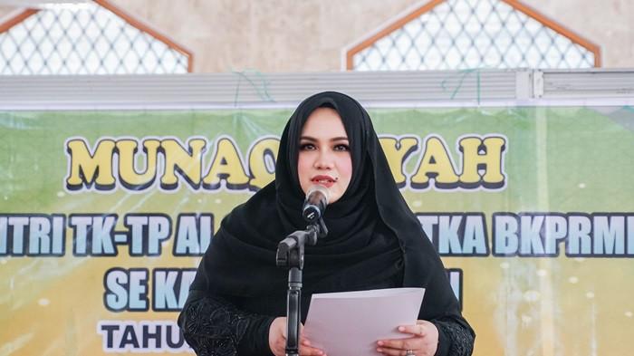 Hj Faridah Buka Munaqasyah 464 Santri Al-Quran se-Kabupaten Tapin di ...