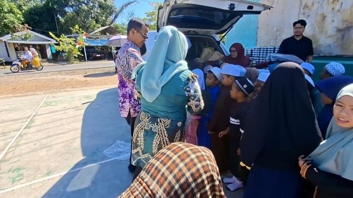 PT Pamapersada Nusantara Distrik BBSO Berikan Bantuan Tas Sekolah untuk ...