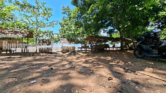 Wisata Kalsel - Pengunjung Pantai Teluk Bakau Kotabaru Tak Perlu Banyak ...