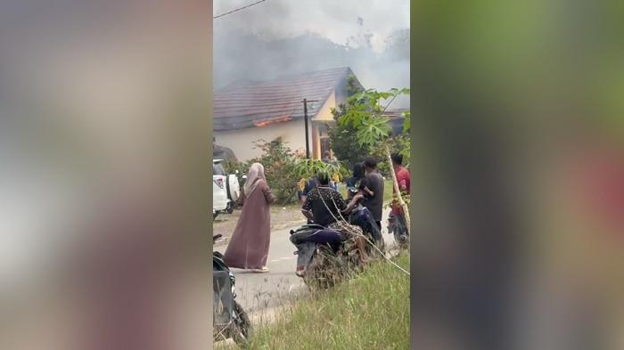 Satu Rumah dan Dua Ruko di Angsana Tanahbumbu Terbakar, Kerugian Capai Ratusan Juta ...