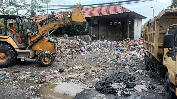 Warga hingga Anggota DPRD Pantau Pembersihan Sampah di TPS HKSN, H ...