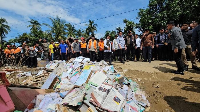 Bupati Balangan Ungkap Pesan Wapres Gibran Saat Sambangi Lokasi Bencana ...