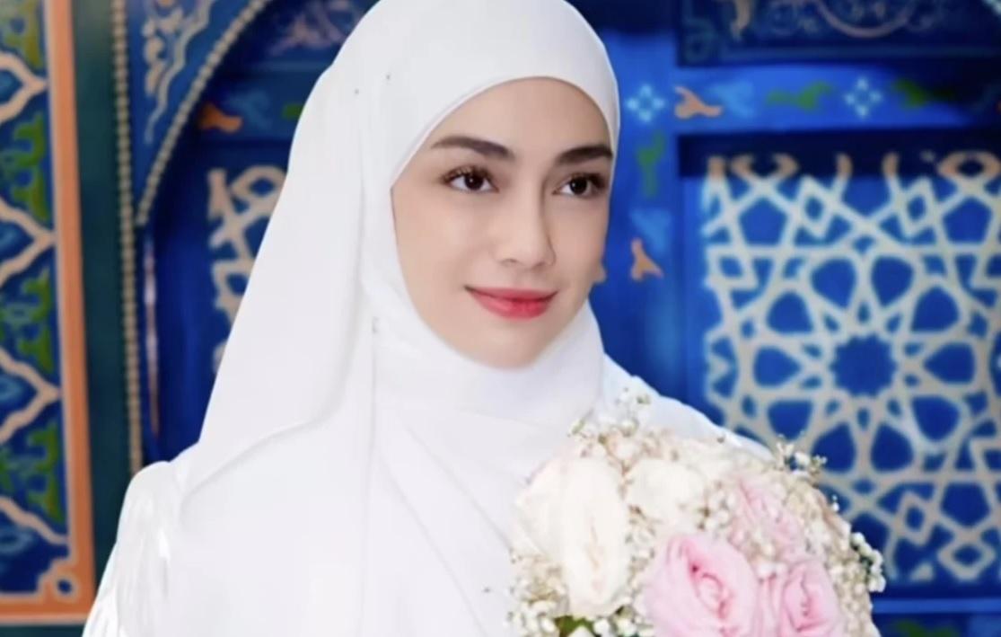 Empat Mata dengan Umi Pipik, Momen Sebelum Celine Evangelista Mualaf ...