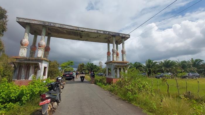 WISATA KALSEL - Tersambung dengan Pantai Batu Lima, Pesisir ...