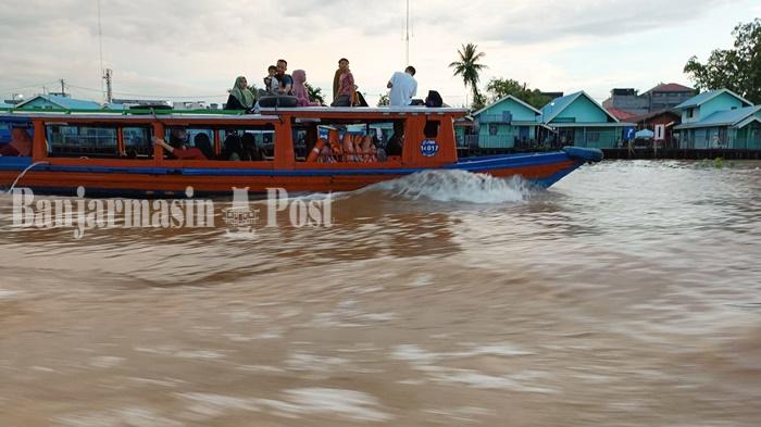 Tarif Wisata Susur Sungai di Siring Menara Pandang Kota Banjarmasin Kalsel - Banjarmasinpost.co.id