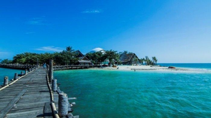 5 Pantai di Pandeglang Banten Cocok untuk Spot Foto, Memesona dan ...