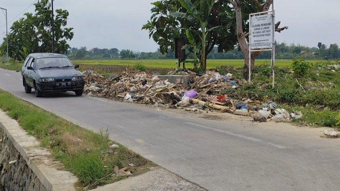 Terlihat Kumuh, Sampah di Jetis Kendal Meluber hingga Badan Jalan, DLH ...