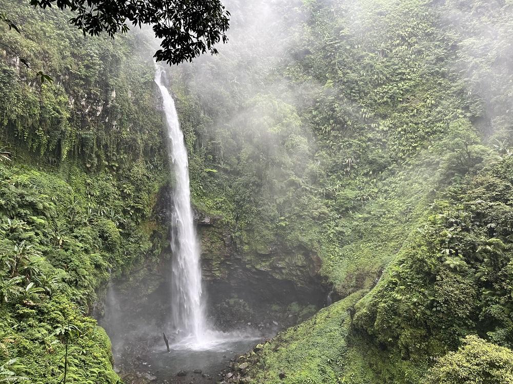 Menjauh dari Hiruk Pikuk Kota di Curug Cipendok, Cilongok, Banyumas ...