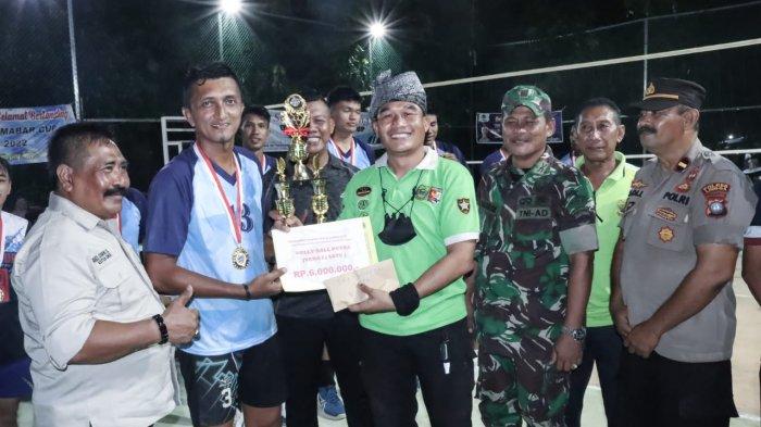 Tim Bola Voli Mamut Juarai Turnamen di Desa Baran Lingga - Tribunbatam.id