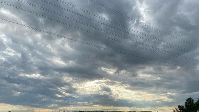 Prakiraan Cuaca BMKG Hang Nadim Rabu 23 April 2025, Wilayah Kepri Masih Berpotensi Hujan ...