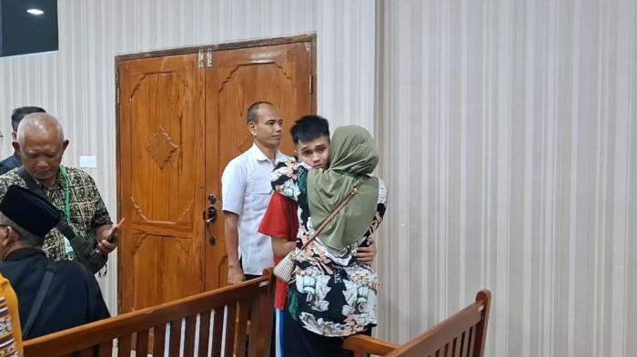 Sidang Vonis 2 Ton Sabu di Batam Besok, Ibu Fandi Ramadhan Berharap ...