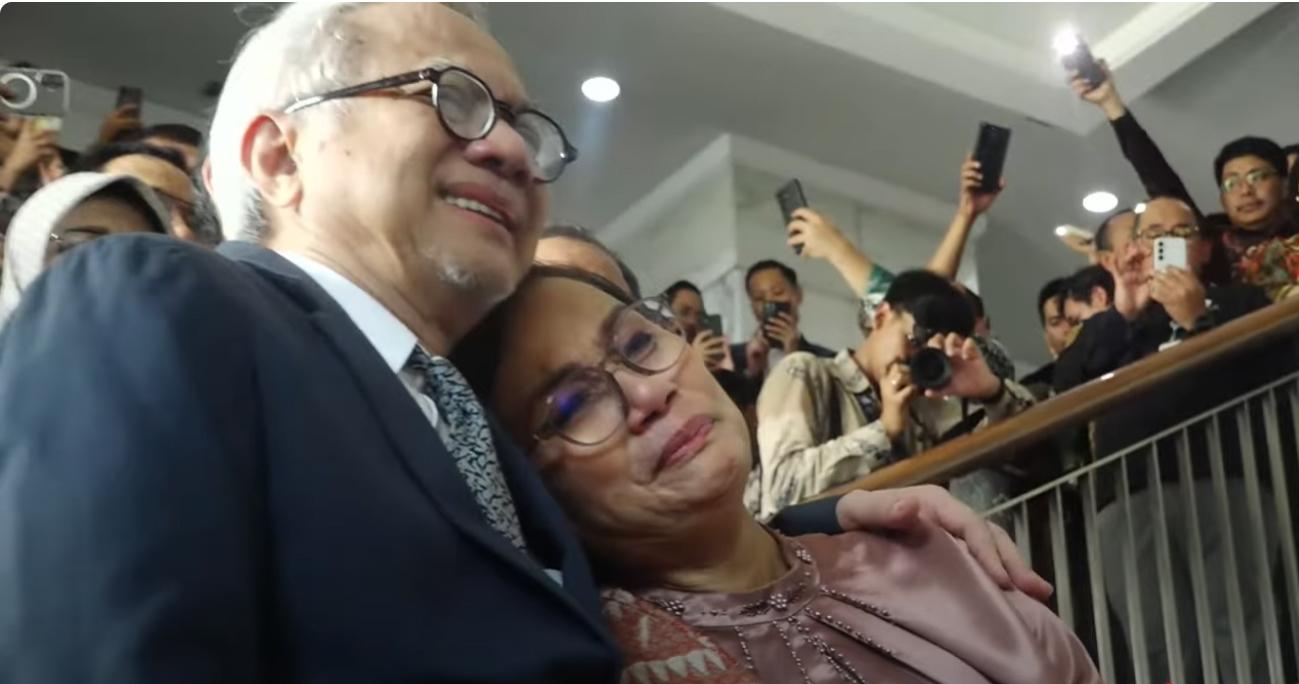 Momen Emosional Sri Mulyani Menangis Dipeluk Suami, Inilah Sosok Tonny ...