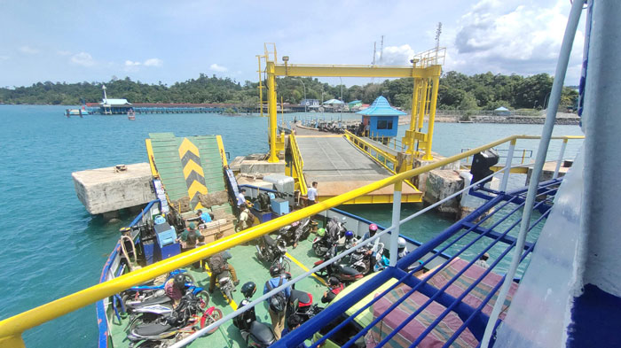 Harga Tiket Kapal Roro KMP Paray Terbaru Rute Jagoh Lingga ke Penarik ...