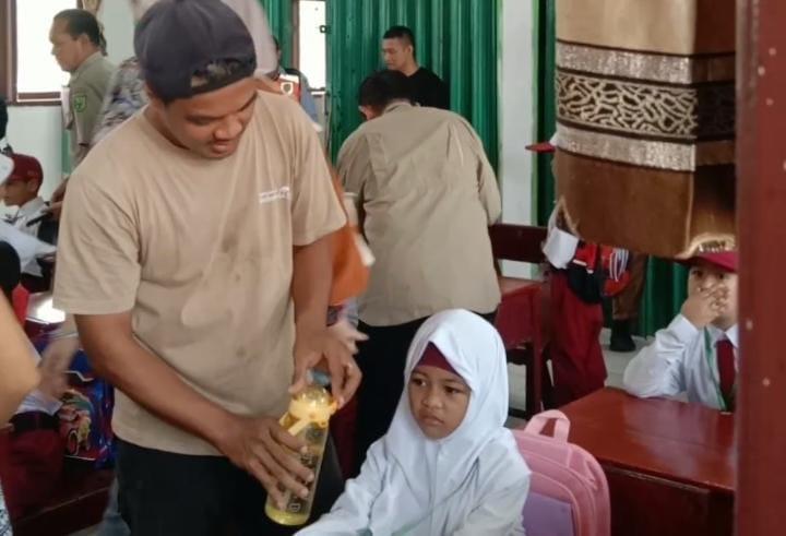 Cerita Ayah di Natuna Antar Anak Hari Pertama Sekolah, Momen yang Tak Pernah Terulang ...