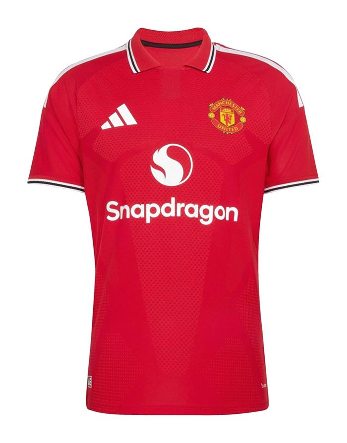 Resmi Diluncurkan, Inilah Jersey Home Manchester United, Liverpool ...